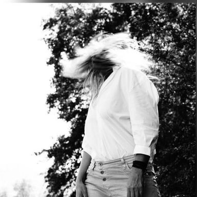 Nora Markwalder – Community – Republik