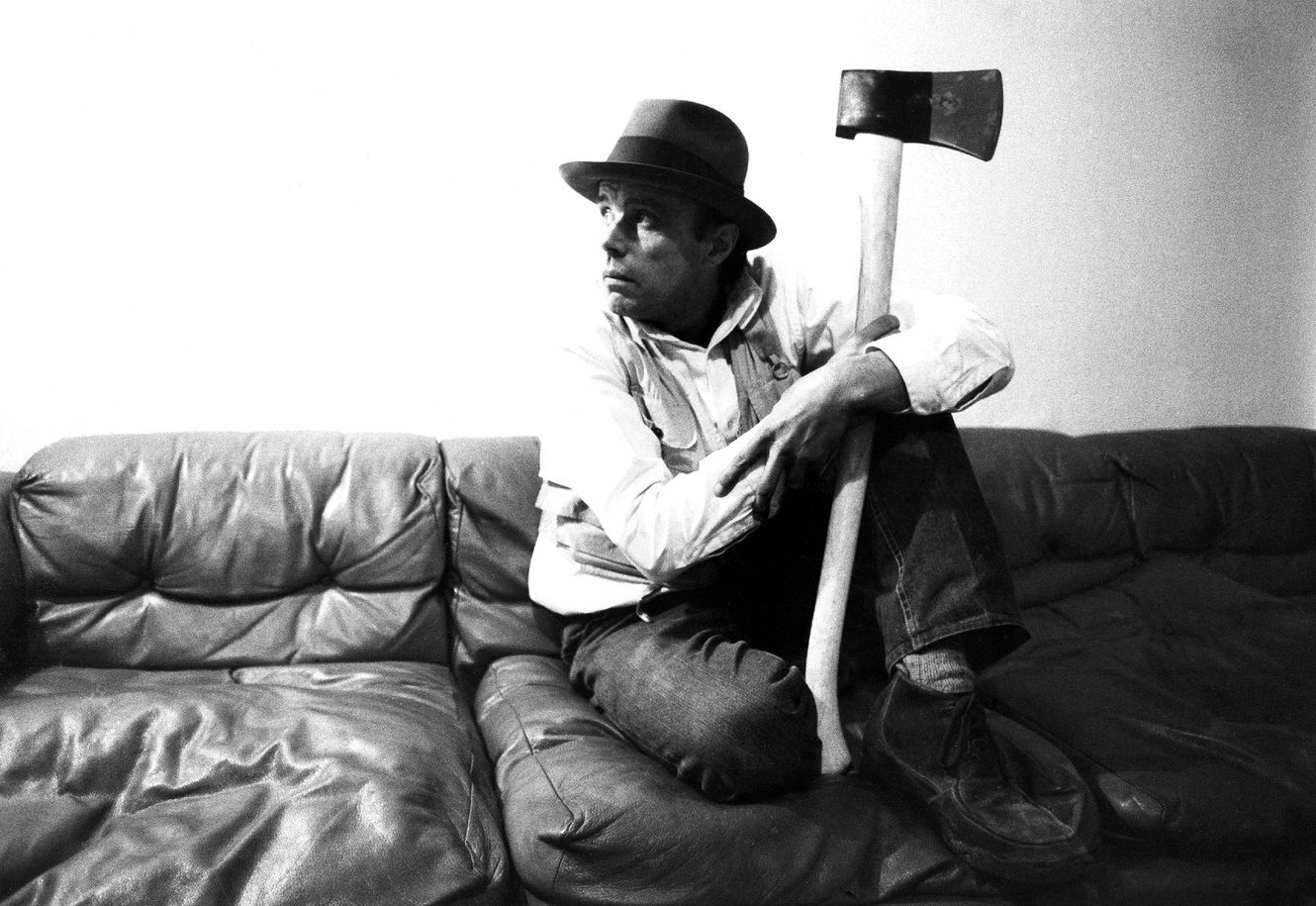 Stets zu Diensten: Joseph Beuys – Republik